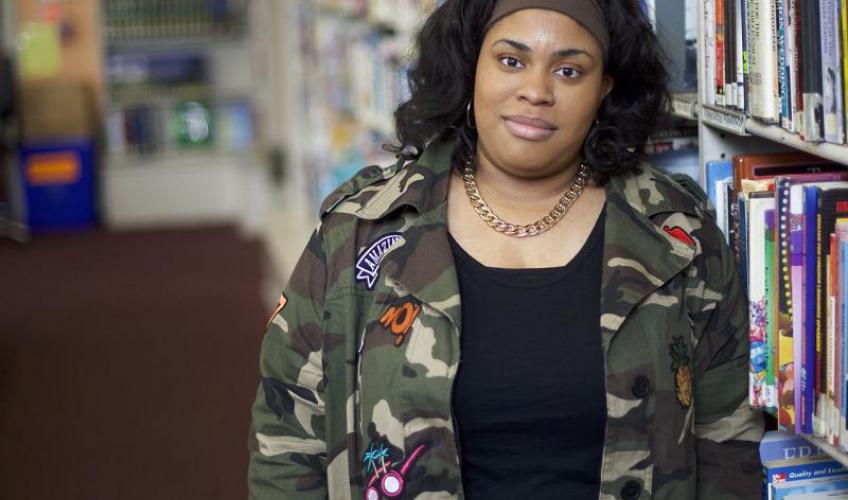 Thomas, Angie | forfatterweb